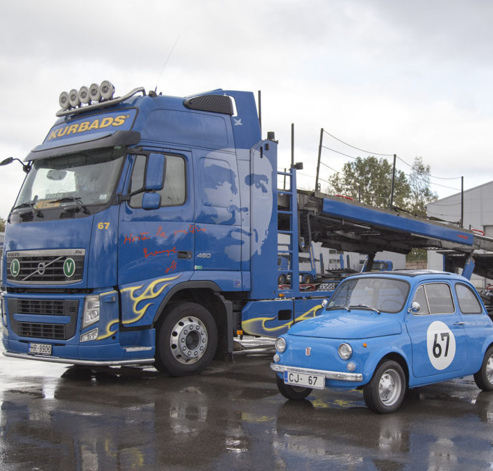 Loģistikas uzņēmums Kurbads transportē itāļu leģendu - Fiat 500